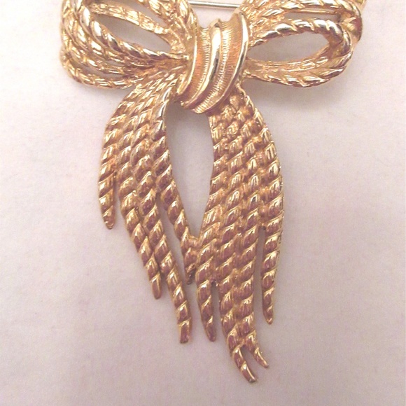 Angel | Jewelry | Vintage Gold Tone Bow Ribbon Pin Marked Angel | Poshmark
